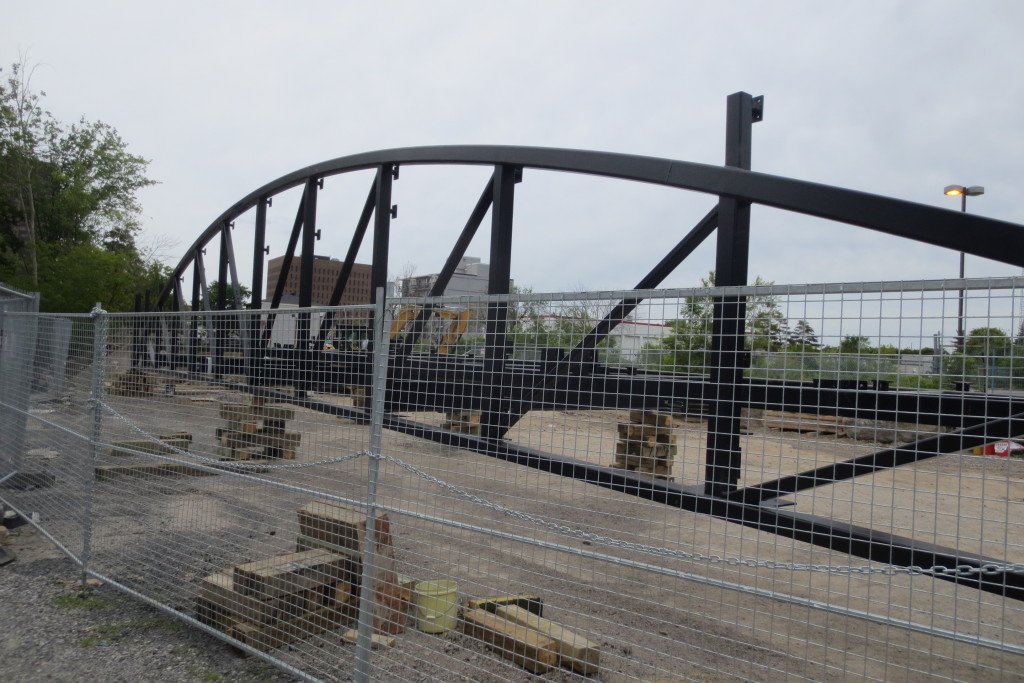 Hickory bridge ready to dock - West Side Action